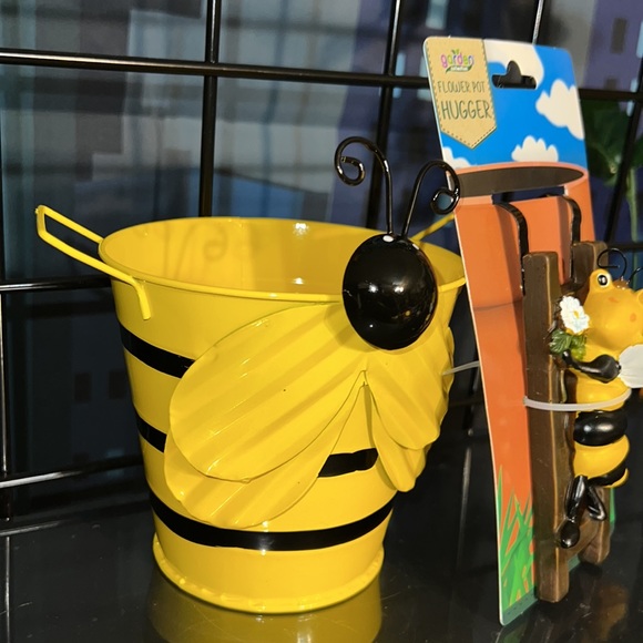 Accents | Decorative 3d Metal Bee Buckets 45in Hanging Pot Decorations ...